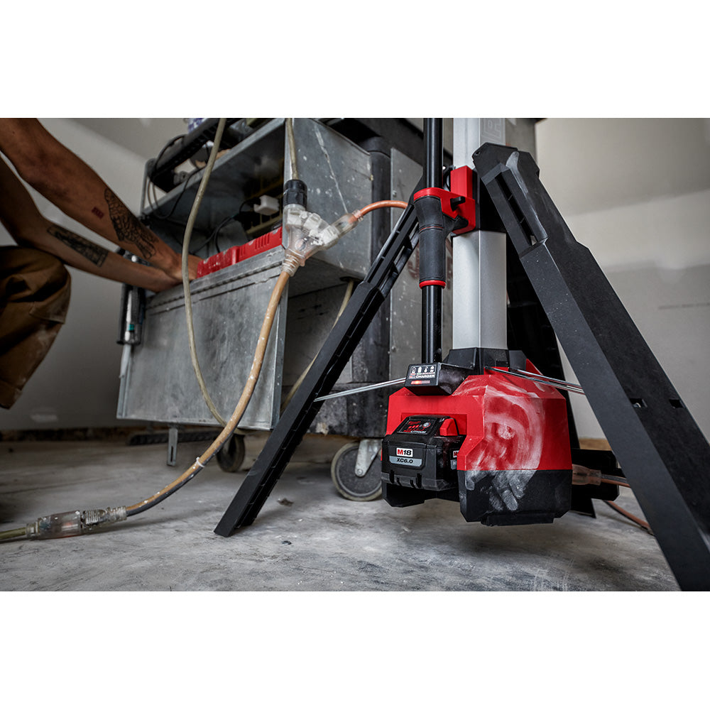Milwaukee 2136-20 M18 ROCKET Tower Light/Charger | Lethbridge Fastener ...